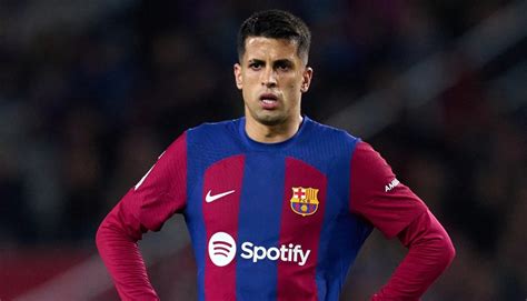 برشلونة يقاوم الهلال في صفقة كانسيلو موقع 24