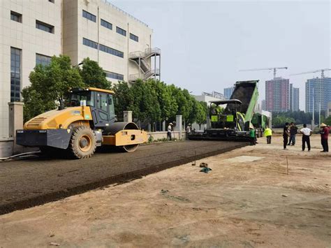 郑州沥青路面接缝处理 常见问题 郑州沥青搅拌站 郑州沥青摊铺郑州沥青砼柏油马路施工沥青冷补料郑州信创