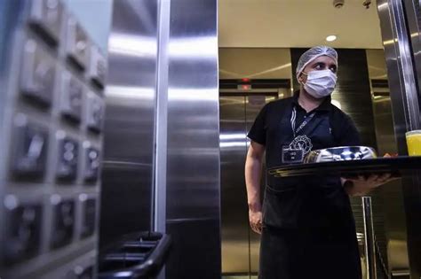 Тайван глоби с 3500 долара мъж нарушил карантината за 8 секунди Маркетинг Manager Bg