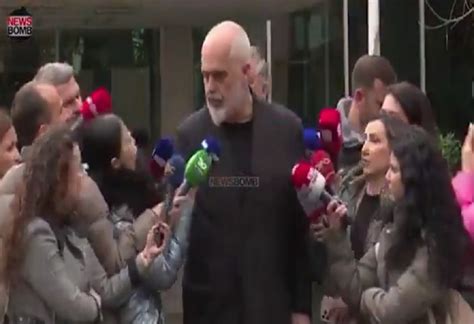 Σάλος στην Αλβανία με την ανάρμοστη χειρονομία του Έντι Ράμα σε