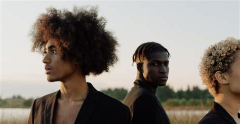 How To Get Natural Curls Curly Hair Tips And Tricks FashionBeans