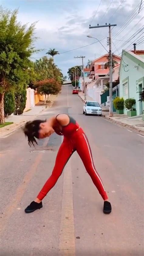 Amputee Armless Girl Dances