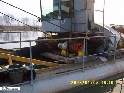 Машините земснаряд драга за подводен добив на материали