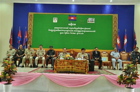 ឧត្តមសេនីយ៍ឯកទូច ណារ៉ុថ