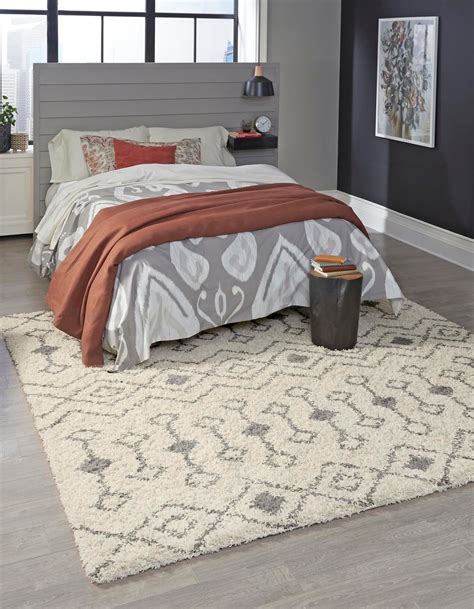 Ivory 4 X 4 Cyrus Moroccan Trellis Shag Square Rug