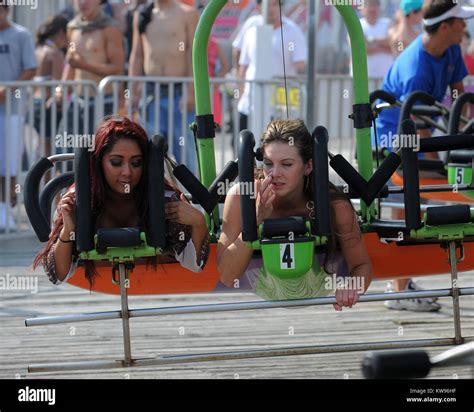 Seaside Heights Nj August 08 Nicole Snooki Polizzi And Friend