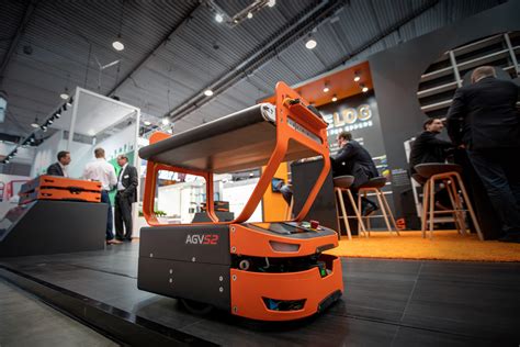 Intelligent Agent Based Automated Guidance Vehicles SAFELOG AGV