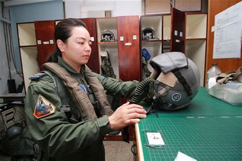 【捍衛領空】首位志願役士兵轉女飛官 郭文靜 勇敢追夢開創先河 軍聞 【捍衛領空】首位志願役士兵轉女飛官 郭文靜 勇敢追夢開創先河 青年日報