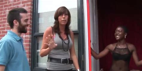 Ebony Redlight Hooker Fucks Italian Dude
