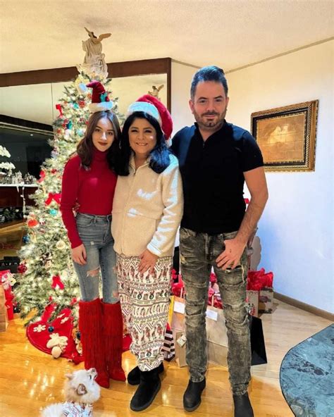 Quién es Paola Dalay la novia de José Eduardo Derbez con quién tendrá