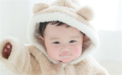 レトロネーム大人気！ネイチャーネームに注目♡2023年名前ランキングtop10、今人気の名前は？｜ベビーカレンダー