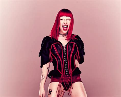 Sophie And The Giants Il Nuovo Singolo è Shut Up And Dance