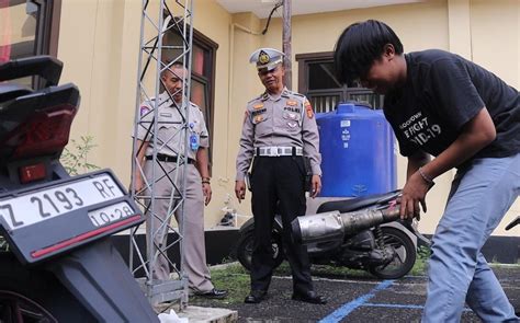 Ganggu Ketertiban Umum Satlantas Polres Banjar Razia Sepeda Motor Yang Pakai Knalpot Brong