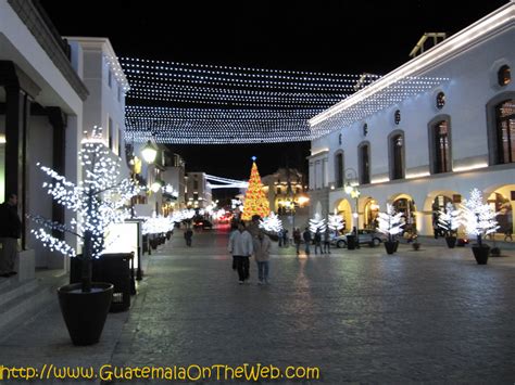 Paseo Cayalá By Night Guatemala On The Web