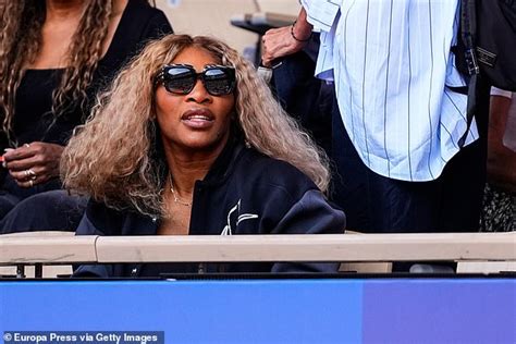 Serena Williams A Campeã De Tênis Torna Se Espectadora Ao Assistir à