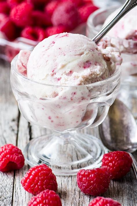 Raspberry Ripple Ice Cream ~ Regular And No Churn • The View From Great