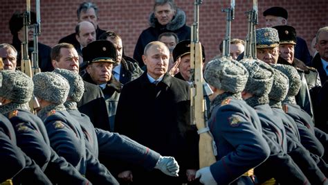 Wladimir Putin Lobt Russische Truppen Für Syrien Einsatz Der Spiegel