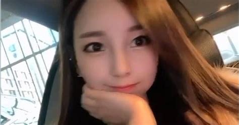 슈퍼카 자랑 웹툰작가 야옹이 탈세 논란에도 연재 논란
