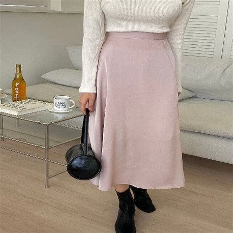 가을신상 인기 고퀄 데이트룩 오피스룩 새틴 플레어 롱스커트 플레어스커트 스커트 치마 color