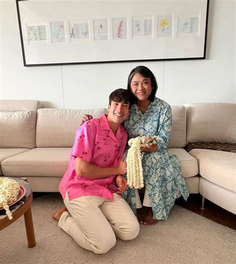 သင်္ကြန်အားလပ်ရက်မှာ Yaya မရှိတုန်း ယောက္ခမဆီသွားကန်တော့နေတဲ့ မင်းသား Nadech Myanmarload