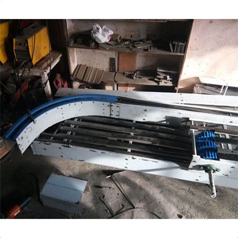 Stailness Steel Chain Conveyor Buffer Table At Best Price In Nalasopara