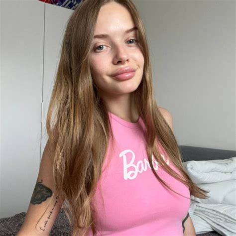 Veronica Flowers Veronica Flowers Spicy Content Creator