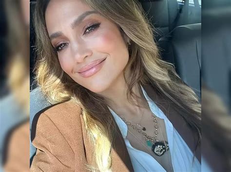 Jennifer Lopez Shares Selfie In Ben Necklace Amid Divorce From Actor
