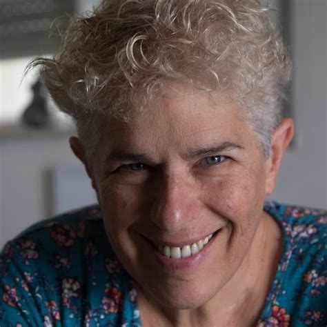 נגה שליט Youtube