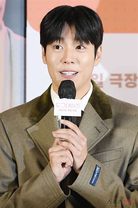 이현우 훈훈한 미소