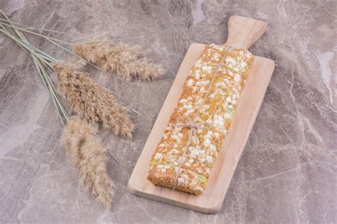 Pão caseiro feito farinha de trigo multiuso Foto Grátis