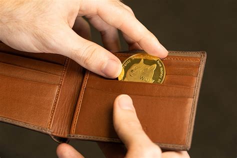 خرید جدیدترین انواع کیف پول ترزور آراد برندینگ