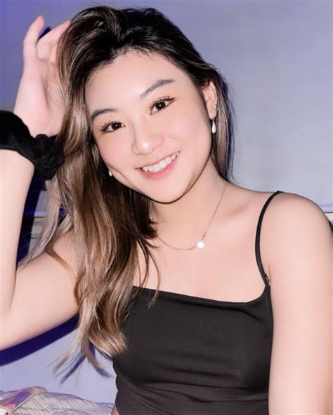 Pin Oleh Cellina Di All In Rambut Yang Indah Kecantikan Orang Asia Produk Kecantikan