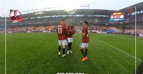 Jugadores Del Sparta Praga Usan Cámara Durante Partido De Fútbol Video