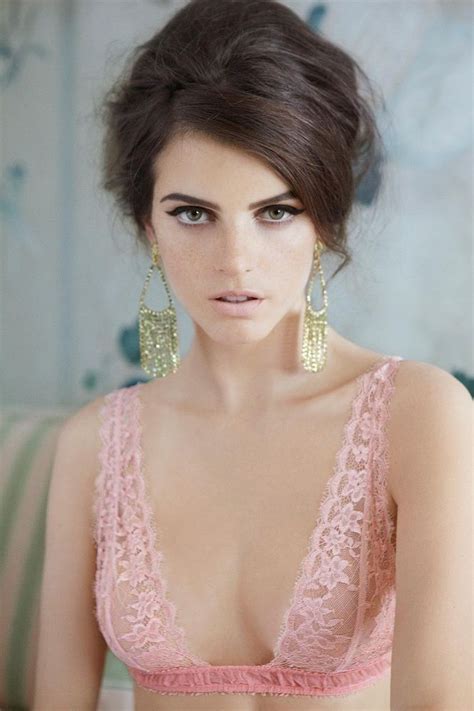 23歳の割にやけにエロい「lacheln」のグラビアです。 ポッカキットポッカキット