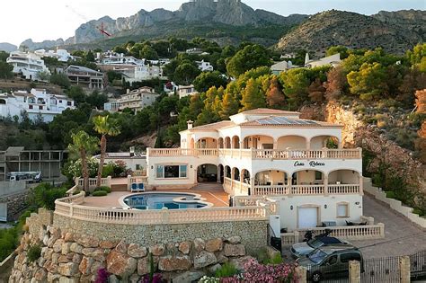 The 10 Best Zen Meditation Retreats In Spain For February 2026