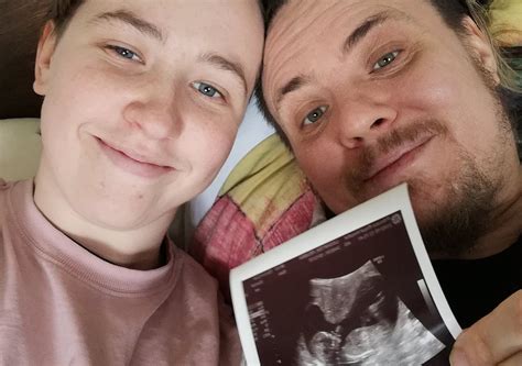 Transgender Non Binary Couple Announce Pregnancy With Cute Photo Pinknews