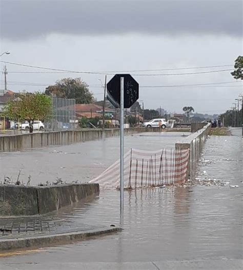Chuva Forte Em Curitiba Causa Pontos De Alagamentos Em Ruas E Avenidas