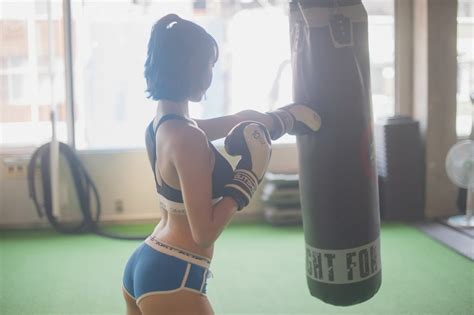 무료 이미지 여자들 레이디 모델 사진술 벽지 아시아 사람 어깨 관절 Punching Bag 팔꿈치 허리
