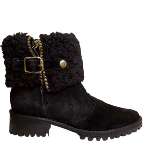 Bota Maria Canela Camurca Com Detalhe Teddy Maria Canela