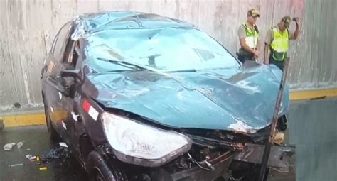 San Isidro Auto vuelca en la Vía Expresa Javier Prado Accidente