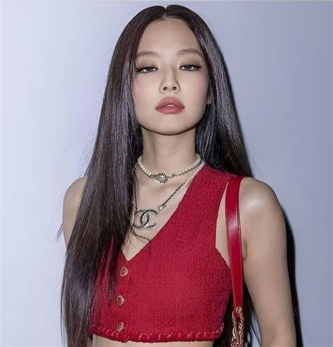 Kim Jennie Black Hair Kpop Doll Eye Makeup Concert Looks Mode Kpop Kim Jisoo Most
