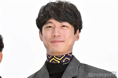 画像18 41 坂口健太郎、胸筋チラリ裸ジャケット姿にファン悶絶「大人の魅力放出」 モデルプレス