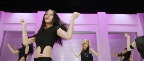 Shut Down Jisoo And Rose In Dance Performance Dance Performance