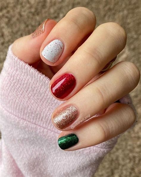 Get Classy Christmas Nail Art Designs This Year For A Festive Look Gel Nails Chistmas Nails