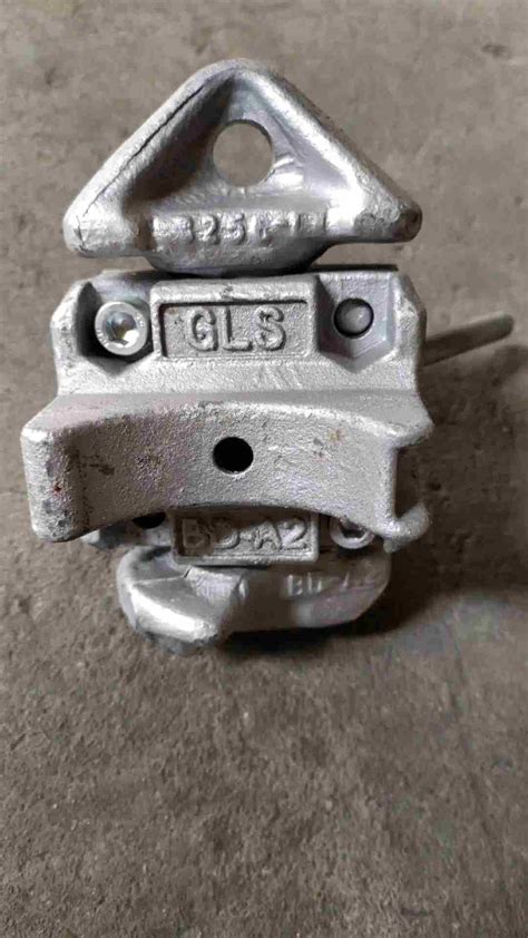 Sea Rail Shipping Container Manual Twist Lock Semi Automatic Twist Lock Container Lock And