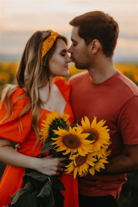 Пикник в подсолнухах идеи для фото в поле Парные фотосессии Фотосессия Фотографии подсолнечника