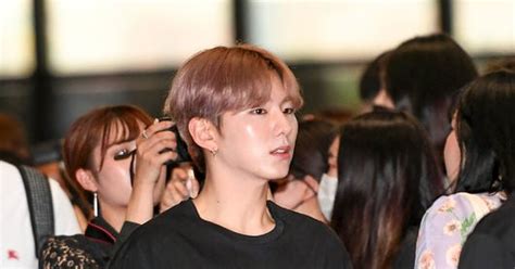 [사진]몬스타엑스 기현 커피 한 잔의 여유