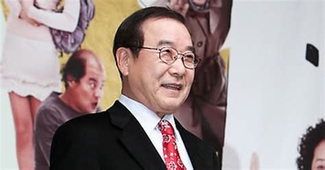 장용 흐믓한 미소