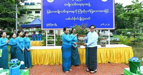 ကချင်ပြည်နယ်ဝန်ကြီးချုပ် မြန်မာအမျိုးသမီးများနေ့ကို ဂုဏ်ပြုက