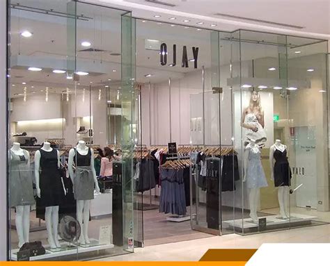 Frameless Glass Shop Fronts Give A Modern Look To Your Shop